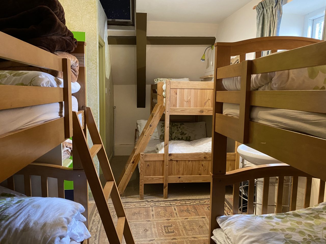 Room 2 – Old School Hostel & Budget Bed and Breakfast